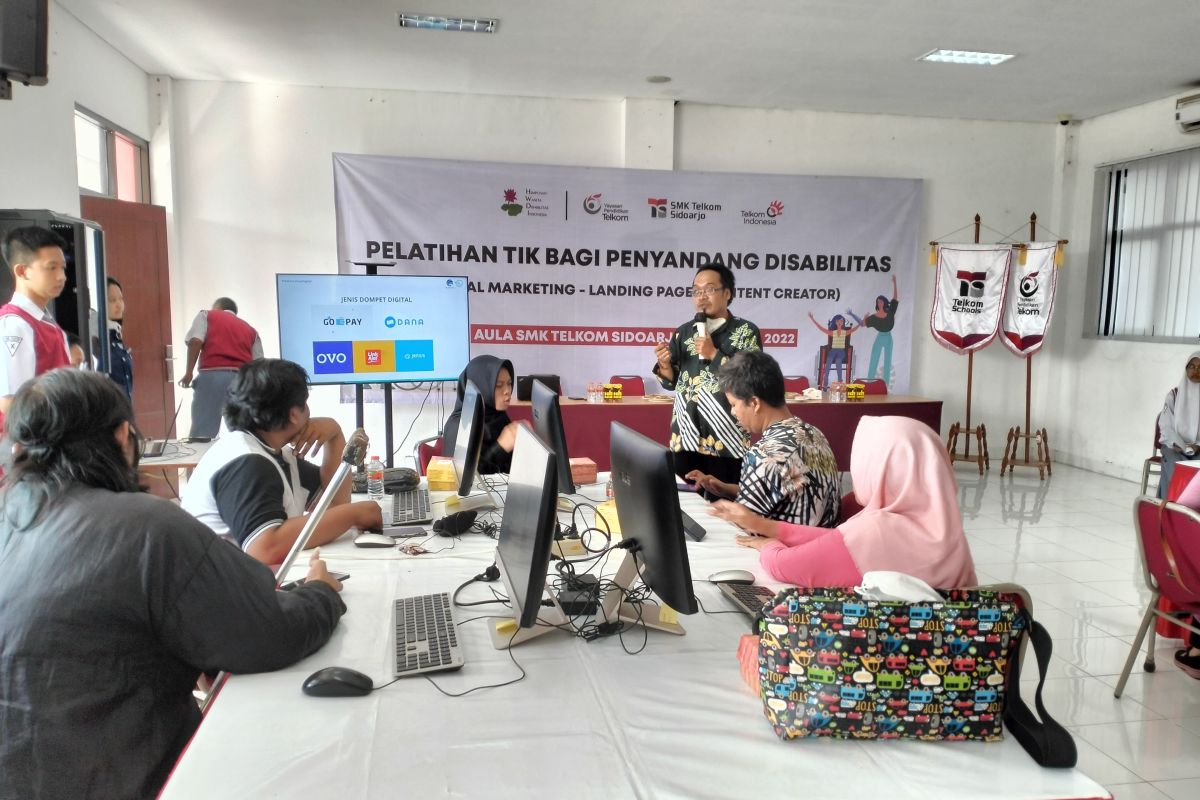 SMK Telkom Sidoarjo beri pelatihan TIK bagi penyandang disabilitas ...