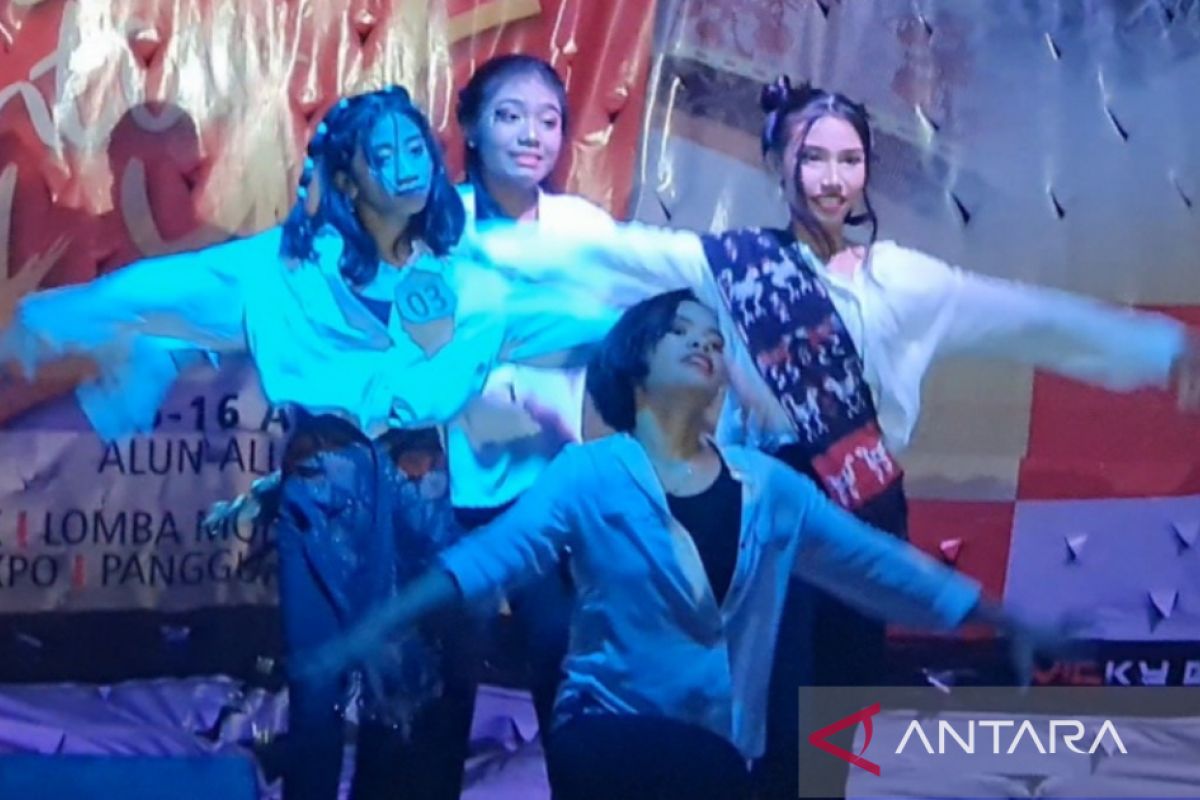 LOMBA MODERN ETHNIC DANCE - ANTARA News Kupang, Nusa Tenggara Timur ...