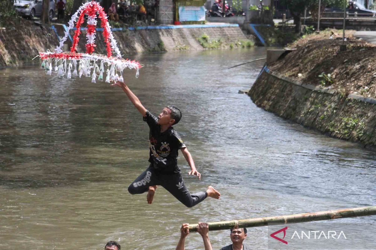 Semarak lomba HUT ke-77 Kemerdekaan Republik Indonesia - ANTARA News
