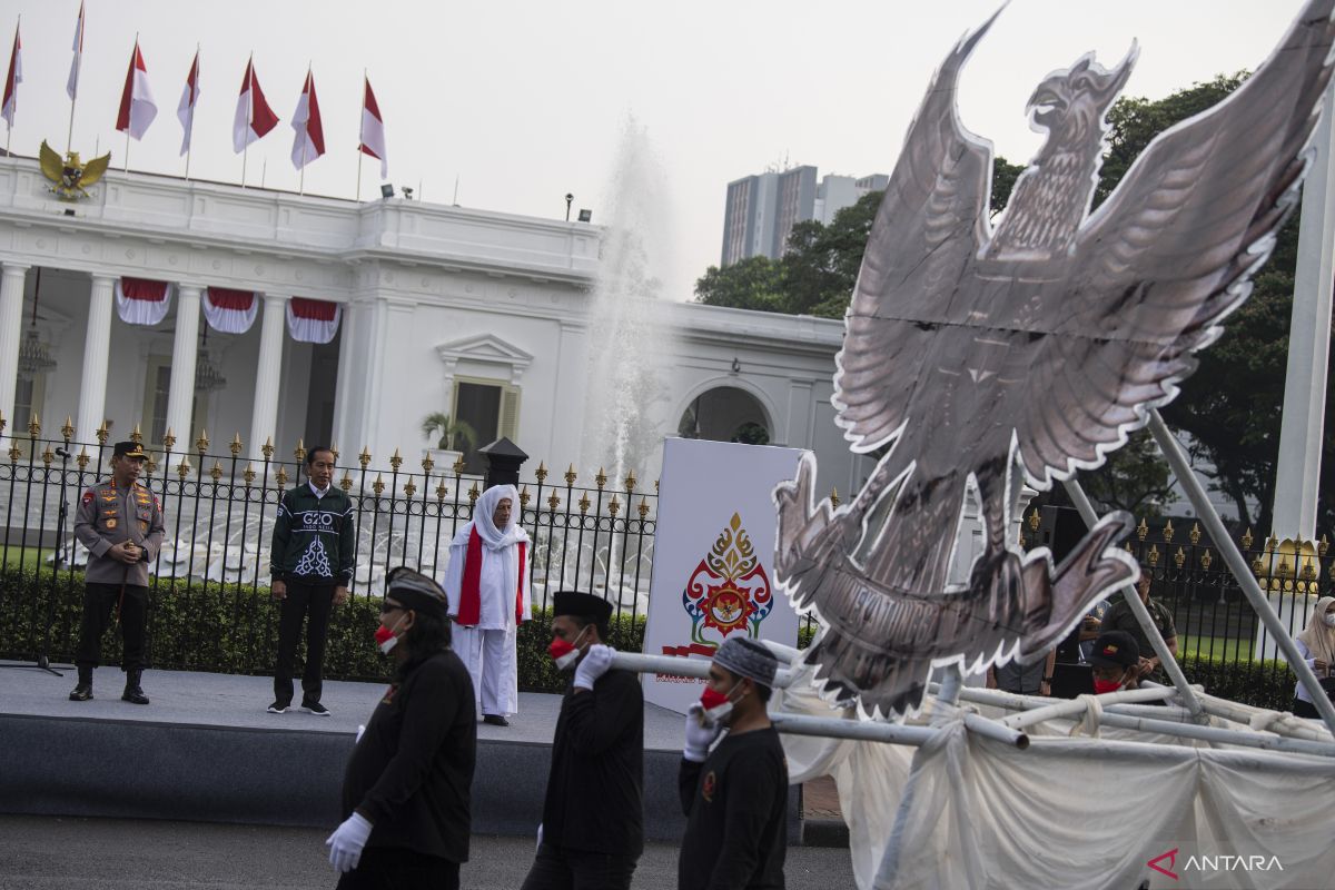 Presiden Jokowi melepas Kirab Merah Putih - ANTARA News