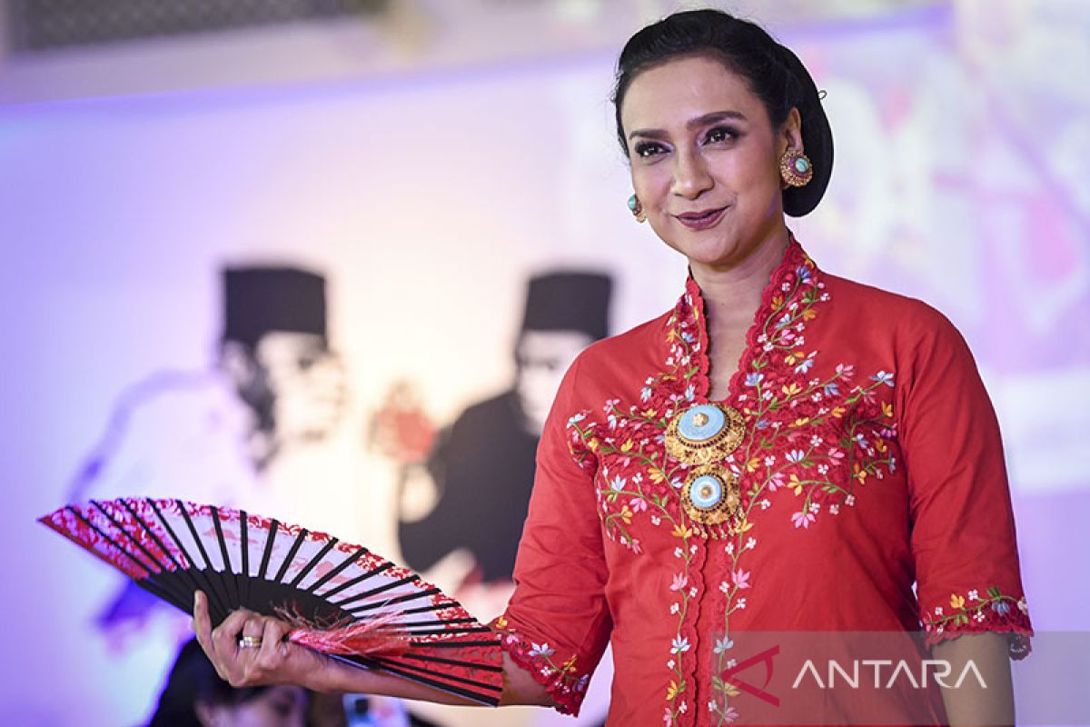 Shahnaz Haque ajak perempuan berkebaya - ANTARA News