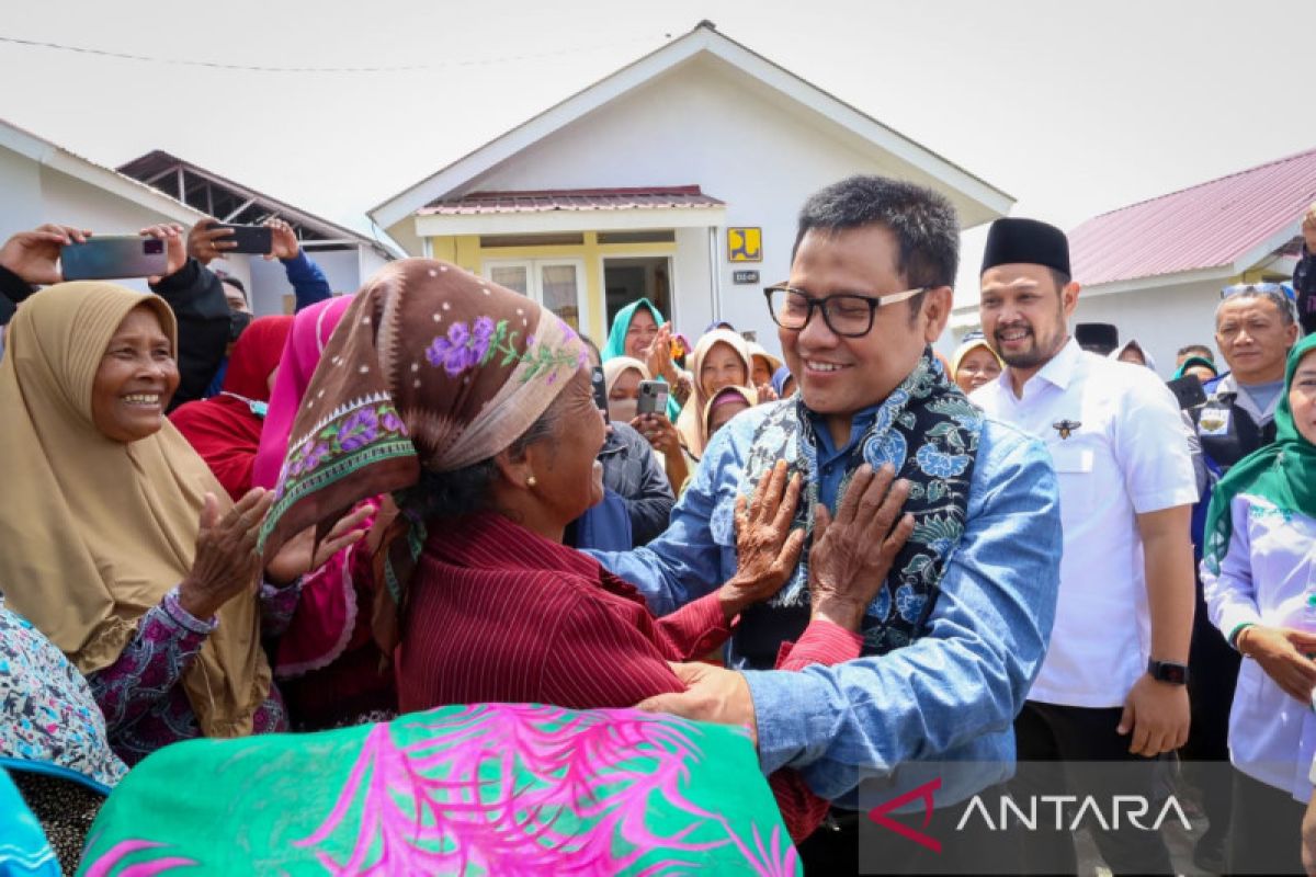 Muhaimin bagikan 650 paket bantuan korban letusan Semeru - ANTARA News