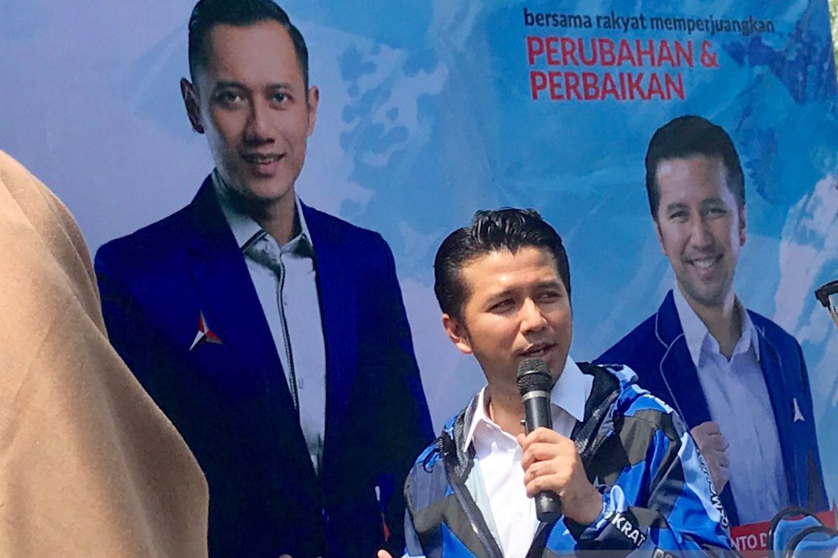 Pengamat ARCI sebut Emil Dardak faktor pengangkat elektabilitas ... Pengamat ARCI sebut Emil Dardak faktor pengangkat elektabilitas ...