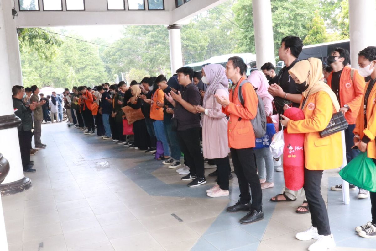 Unja berangkatkan 275 mahasiswa KKN reguler, beri kontribusi bagi masyarakat - ANTARA News Jambi