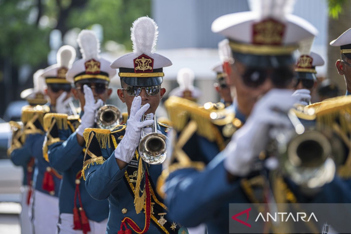 Genderang Suling Gita Jala Taruna AAL hibur warga Darwin - ANTARA News