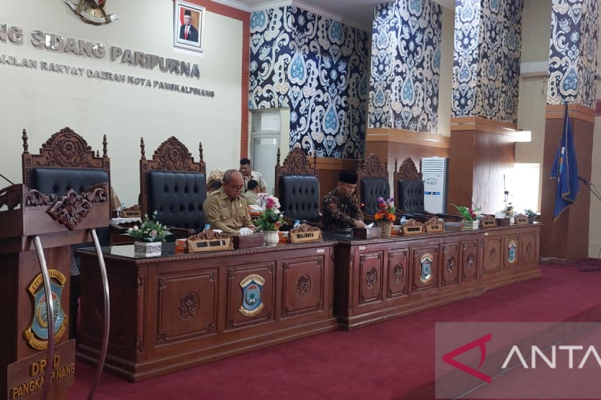 DPRD Pangkalpinang gelar Paripurna penyampaian nota keuangan dan Raperda APBD 2023 - ANTARA News ...