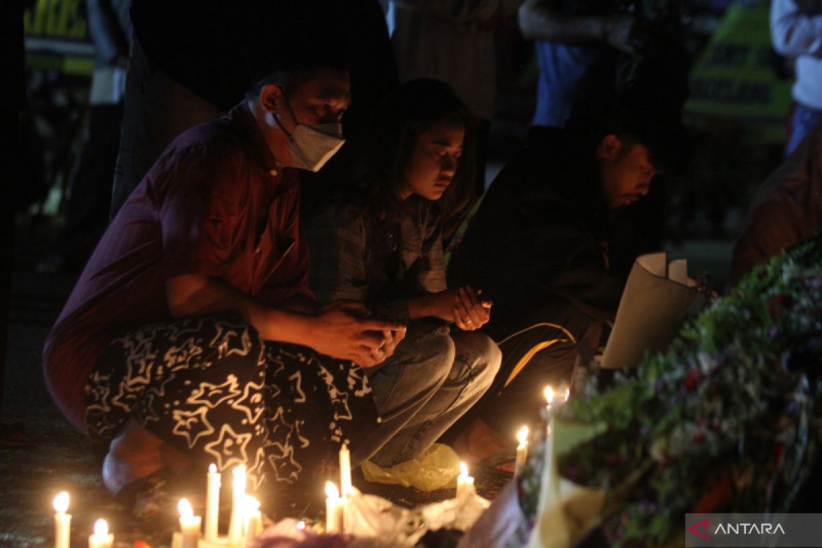 20 personel Polri diduga langgar etik terkait tragedi Kanjuruhan Malang - ANTARA News Jawa Timur