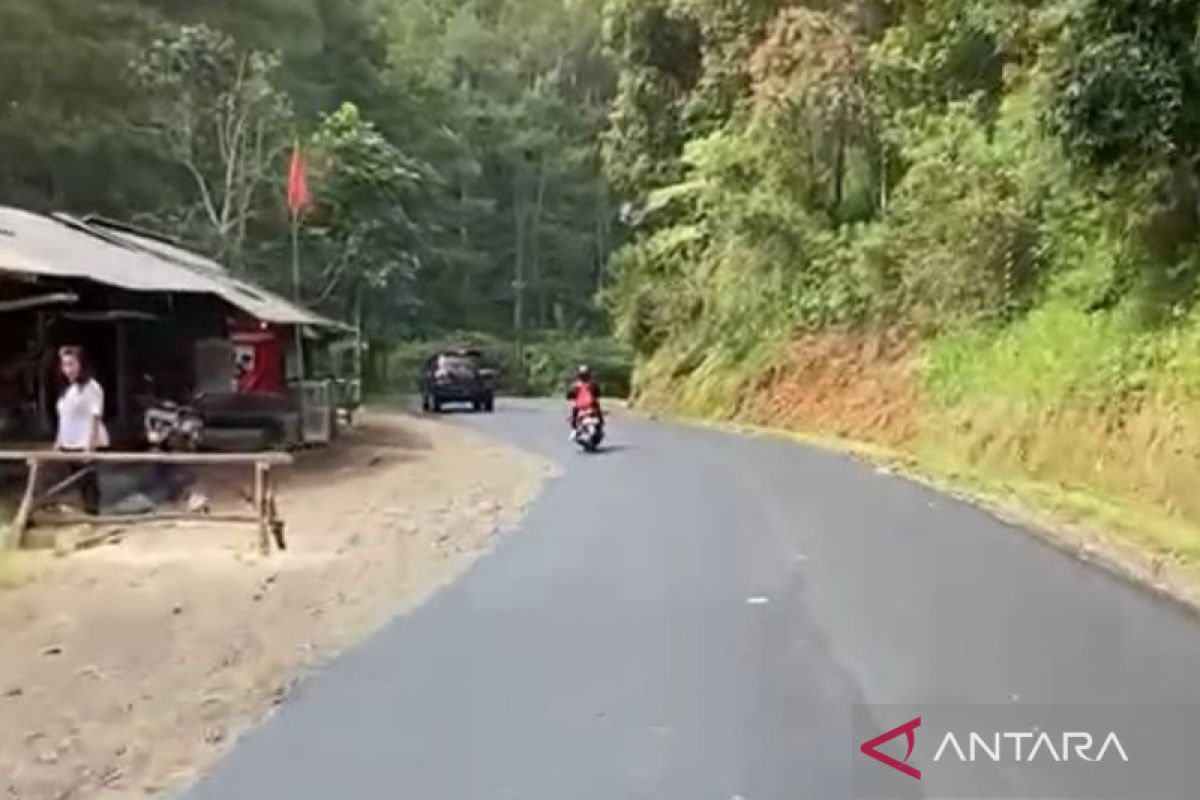 Jawa Barat alokasikan dana tuntaskan perbaikan jalan pada tahun depan - ANTARA News Jawa Barat