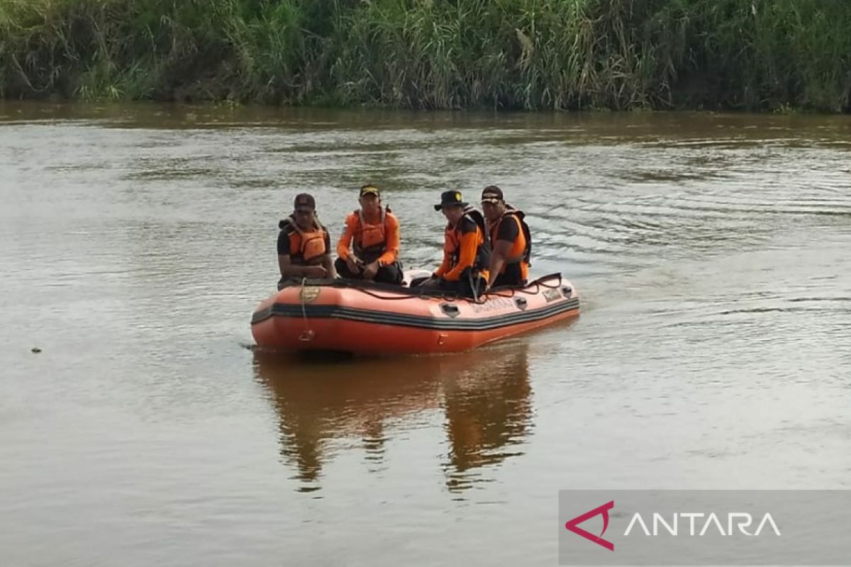 Tim SAR gabungan melanjutkan pencarian warga terseret arus di Konsel - ANTARA News Sulawesi Tenggara