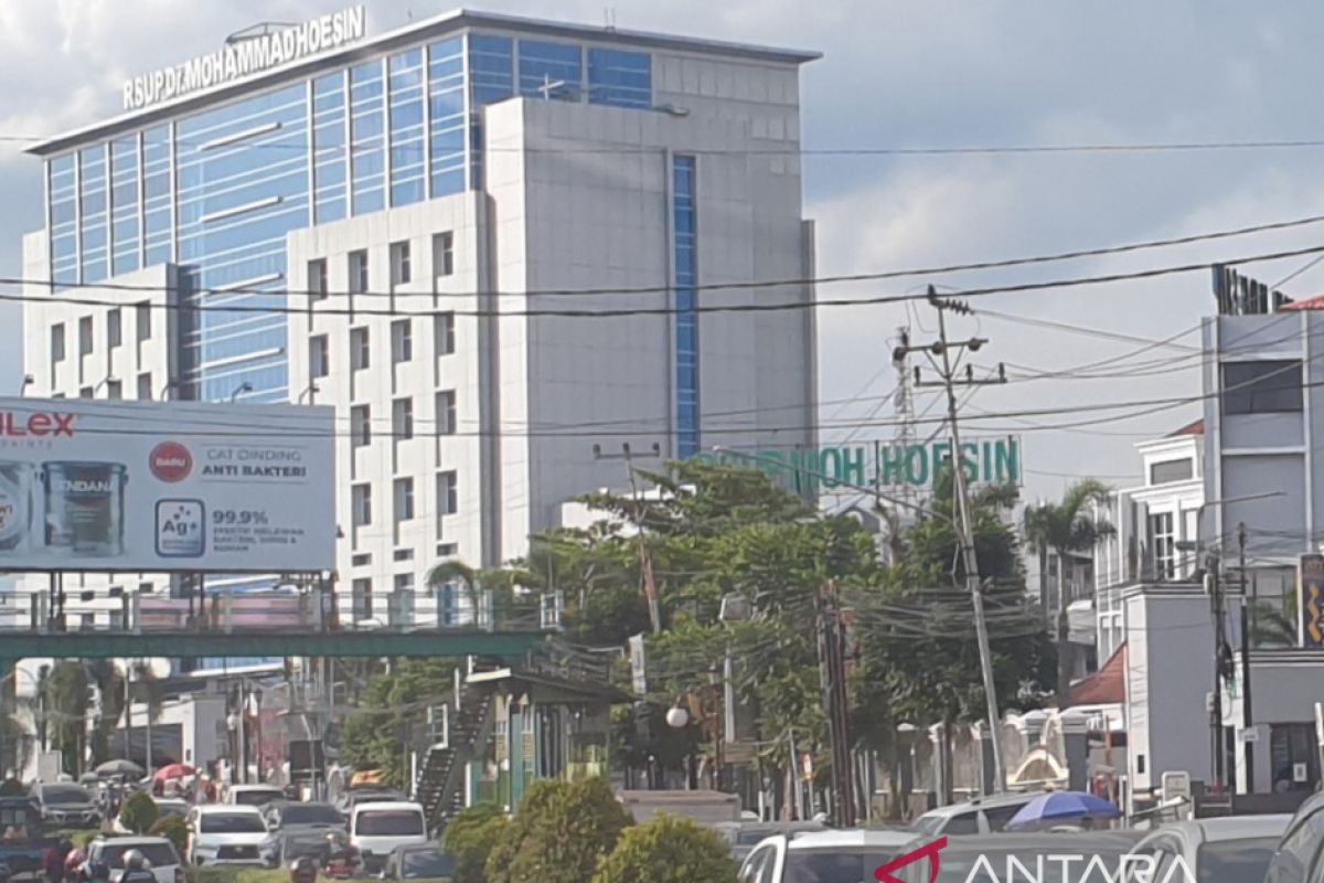 Dokter RSMH Palembang rawat seorang batita bergejala gagal ginjal ...