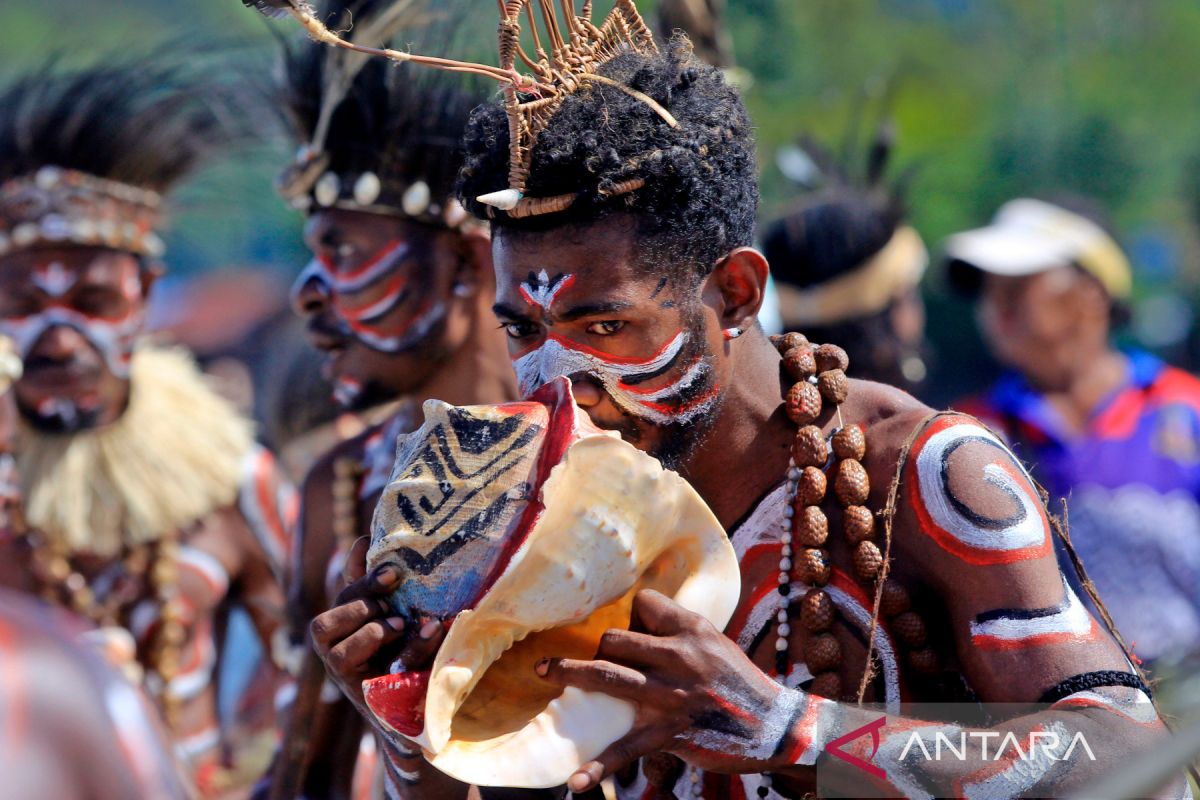 Meriahnya festival danau Sentani di Papua - ANTARA News