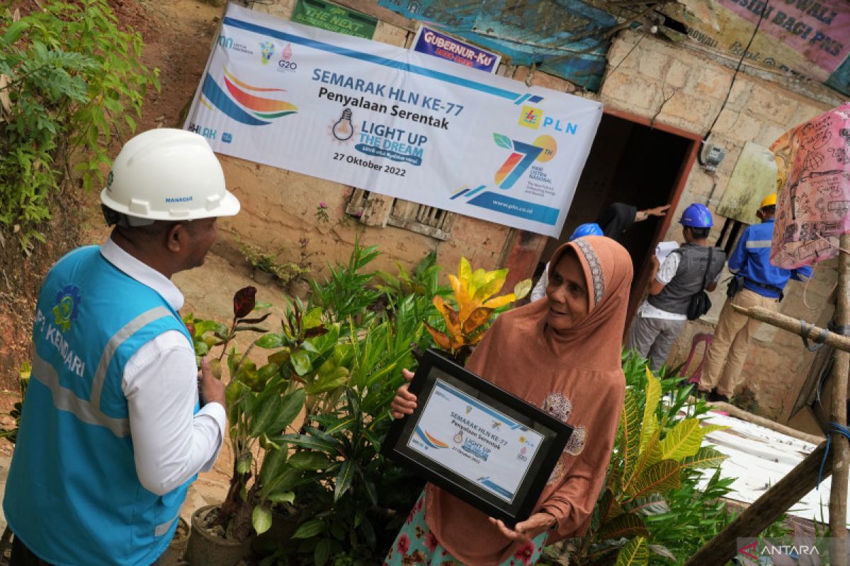 LISTRIK GRATIS DI HARI LISTRIK NASIONAL - ANTARA News Sulawesi Tenggara