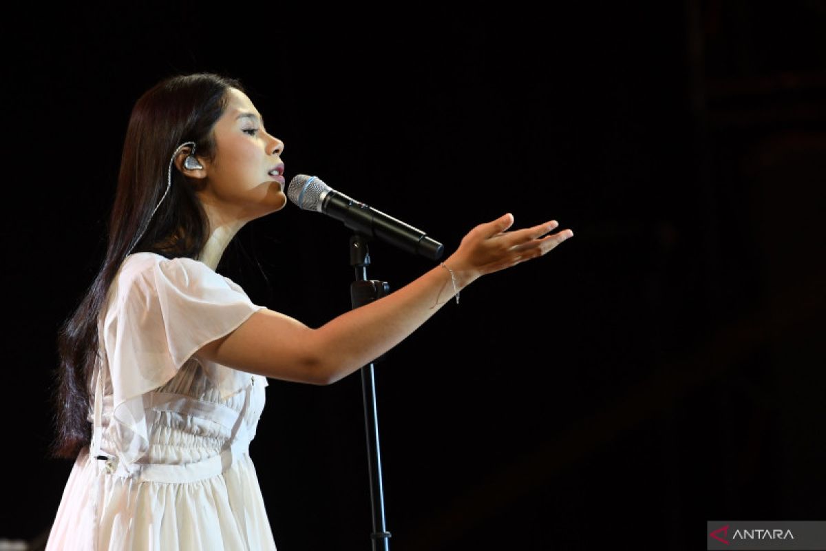 Nadin Amizah ingin lebih fokus di musik pada 2023 - ANTARA News