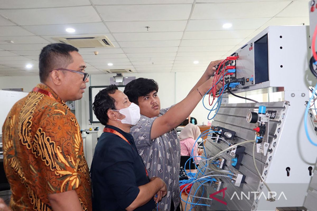 Kemenperin asah keahlian SDM industri semikonduktor - ANTARA News