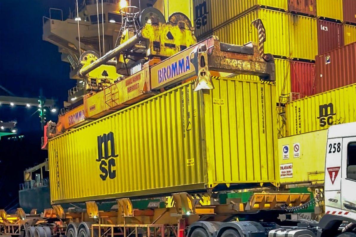 Jelang akhir tahun, TPS dipercaya layani "Dolphin Service" - ANTARA ...