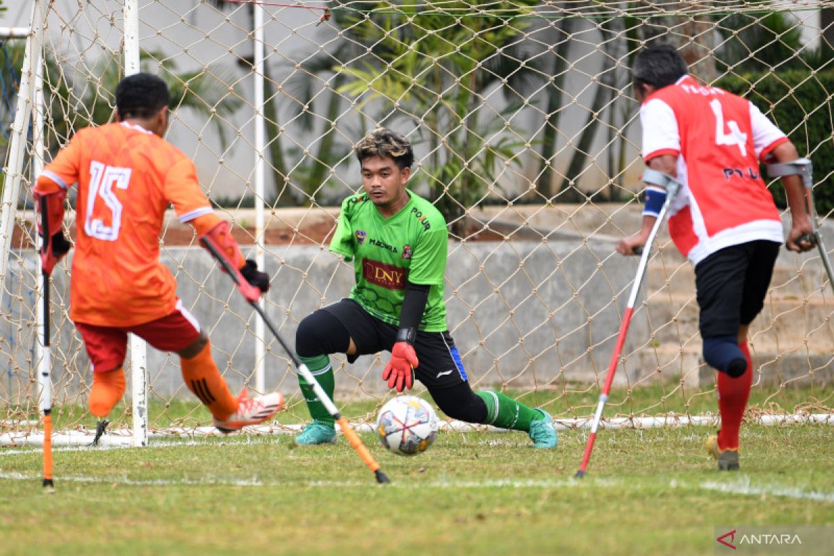 Kompetisi sepak bola amputasi pertama di Indonesia - ANTARA News
