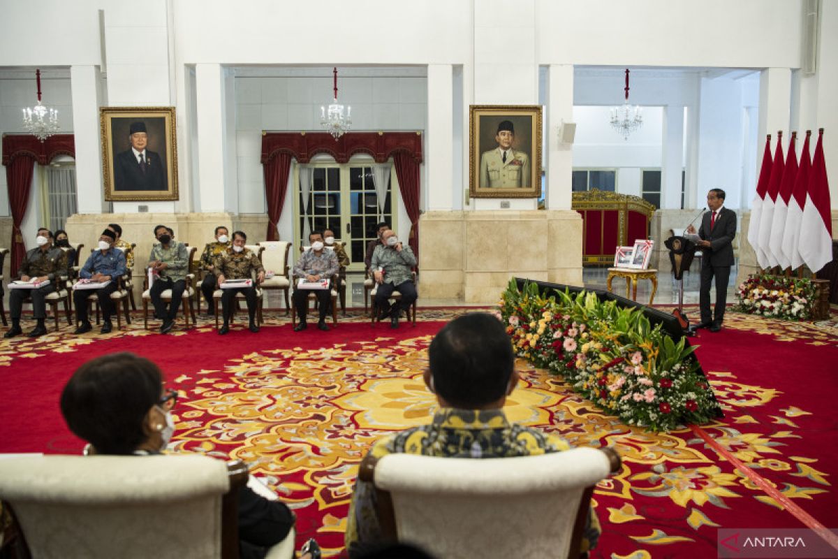 Presiden Jokowi minta kepala daerah perhatikan inflasi dari jam ke jam ... Presiden Jokowi minta kepala daerah perhatikan inflasi dari jam ke jam ...