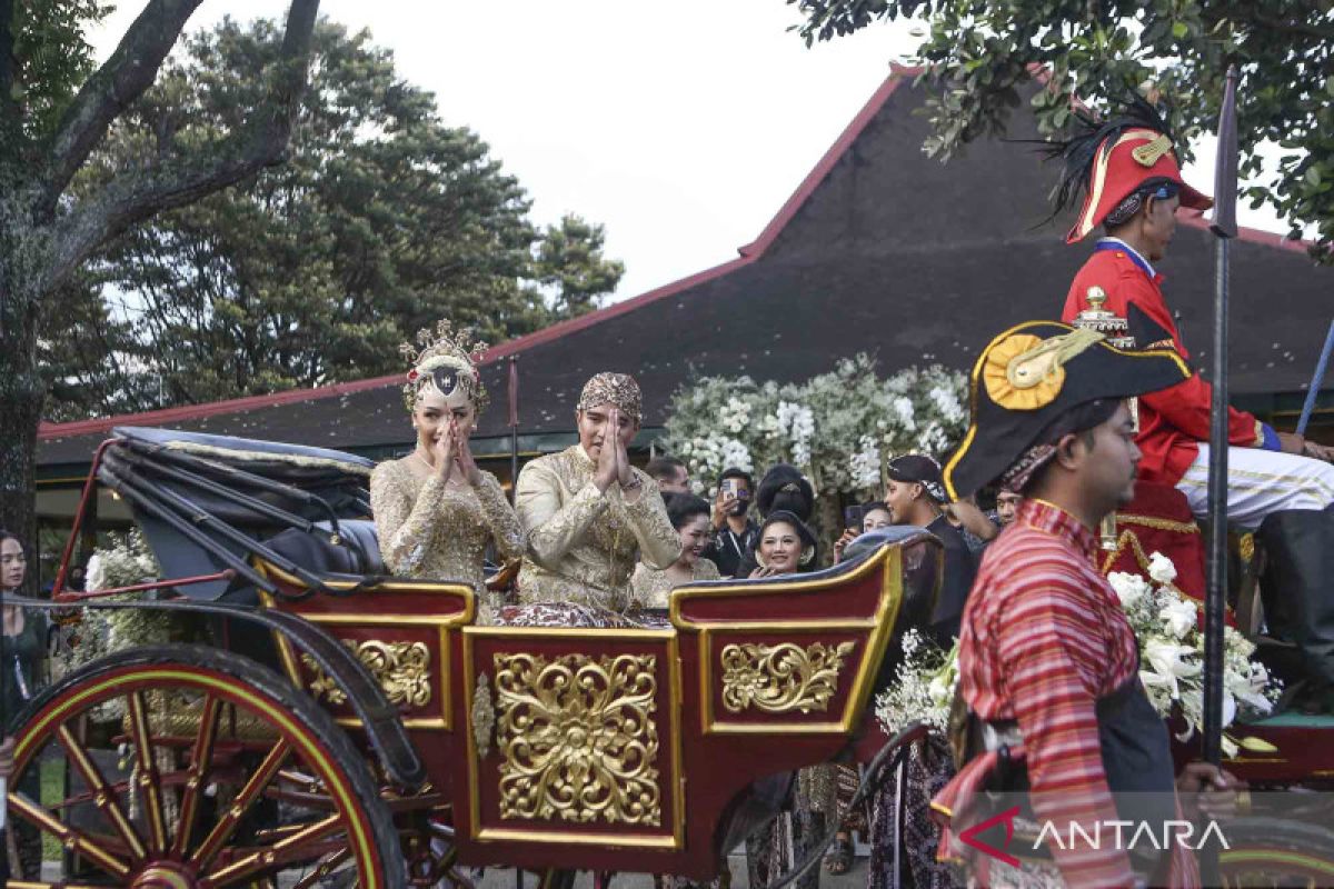 Kaesang dan Erina naik kereta kencana usai prosesi akad nikah - ANTARA News