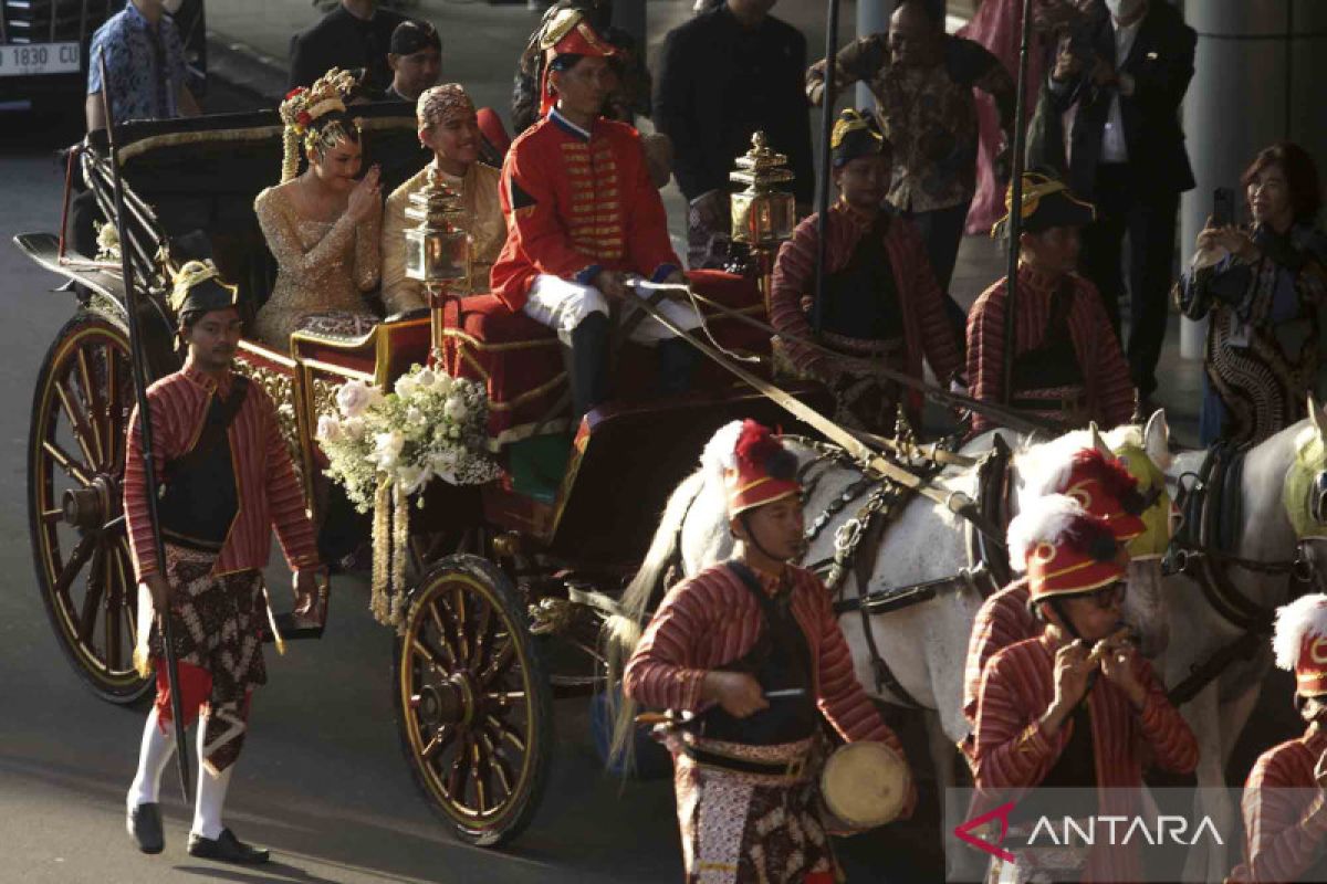 Kaesang dan Erina naik kereta kencana usai prosesi akad nikah - ANTARA News