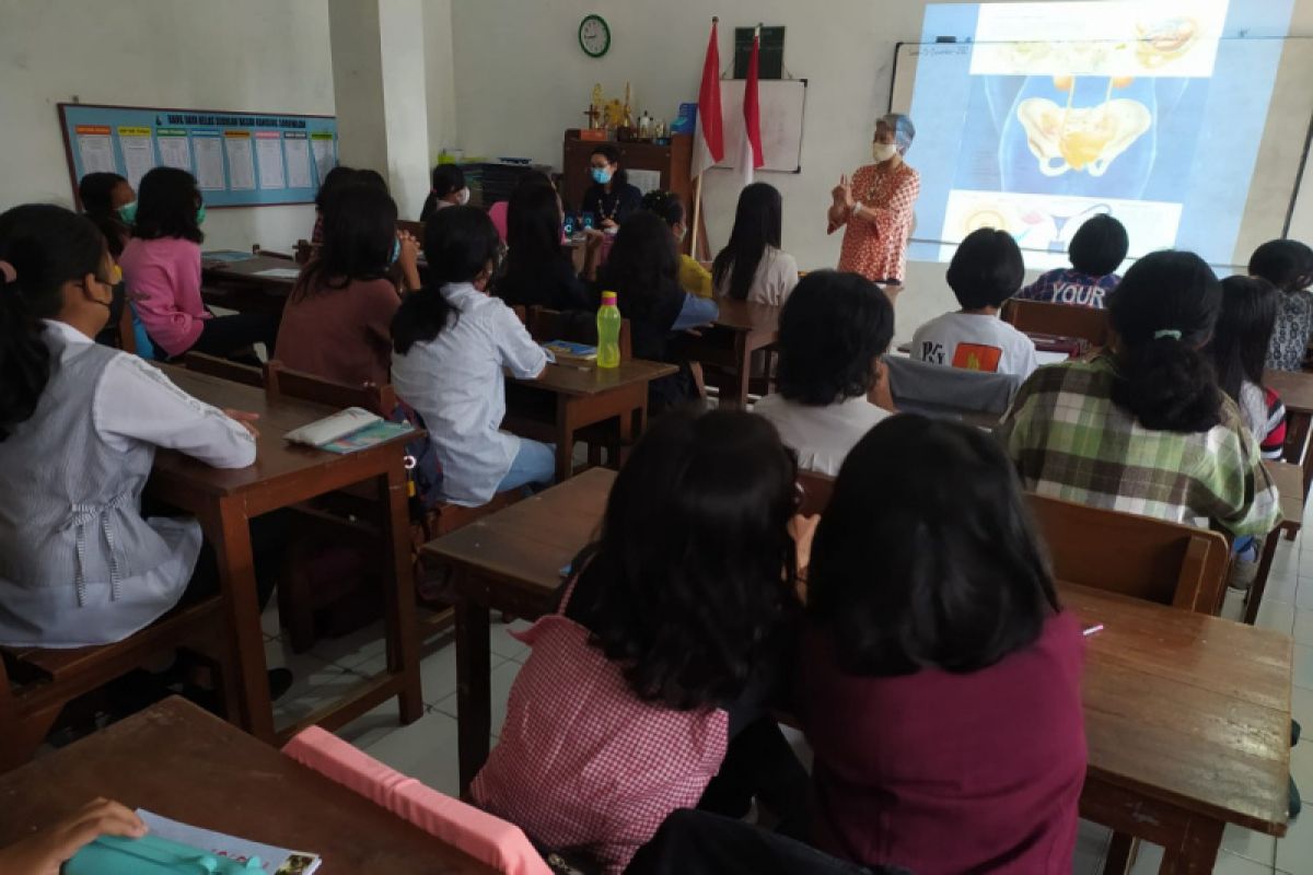 Sd Kanisius Sorowajan Bantul Beri Edukasi Seksualitas Pada Siswa Melalui Sarasehan Antara News 