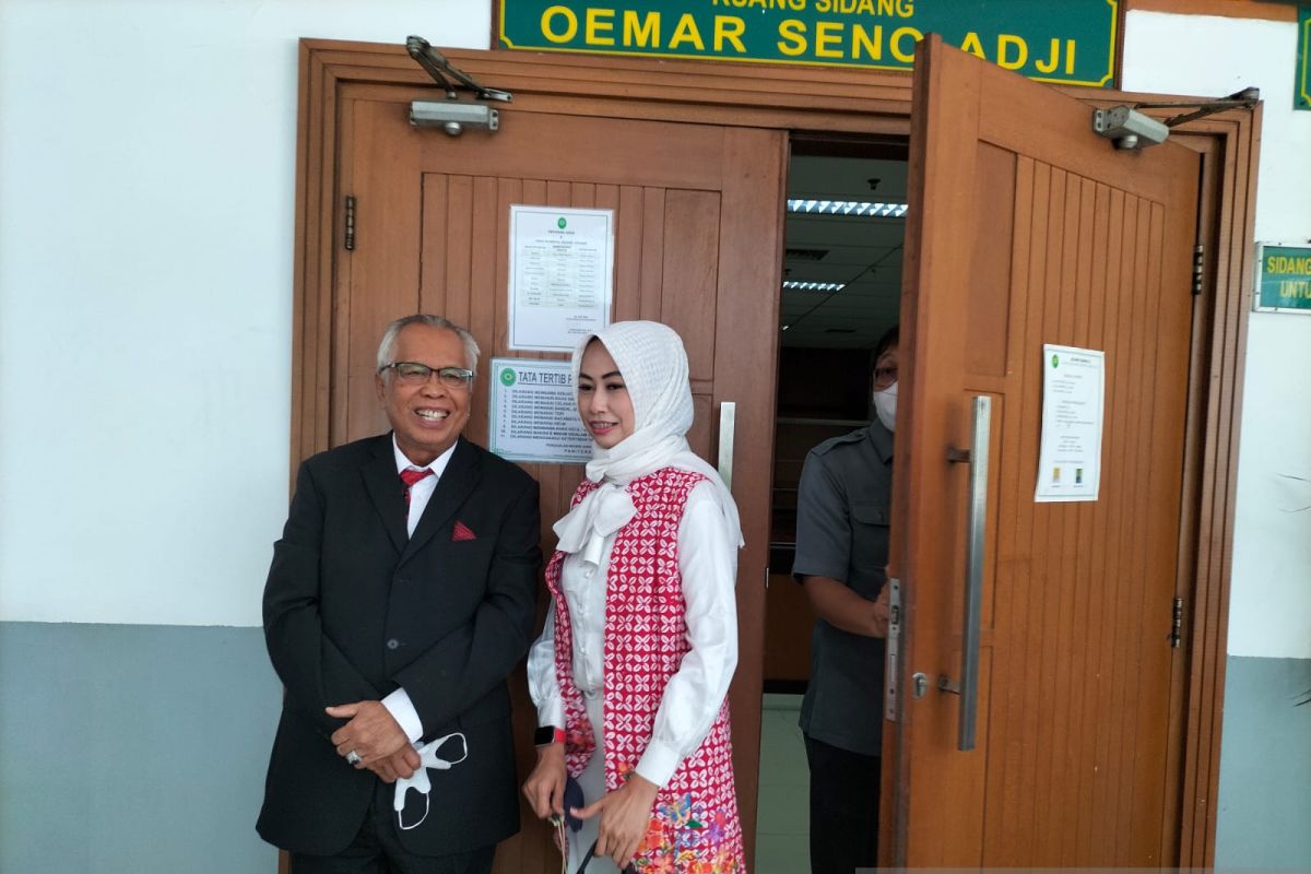 Kaligis: Pelapor Bawa Pacar Ke Rumah Masih Status Menikah - ANTARA News ...