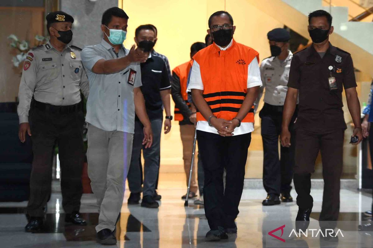 KPK tahan tersangka kasus dugaan suap dana hibah Jawa Timur - ANTARA News