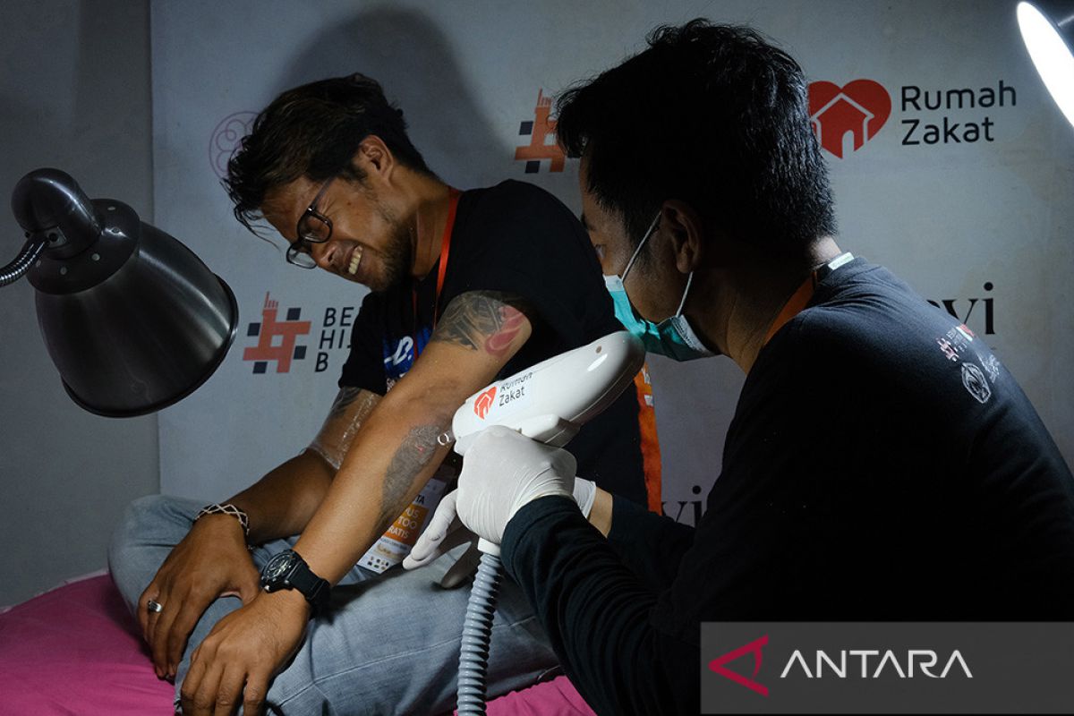 Hapus tato gratis bersyarat baca Surat Ar-Rahman - ANTARA News