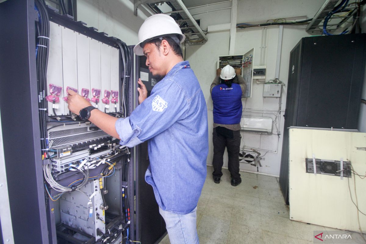 Pemeriksaan perangkat BTS 4G XL AXIATA - ANTARA News Jawa Timur