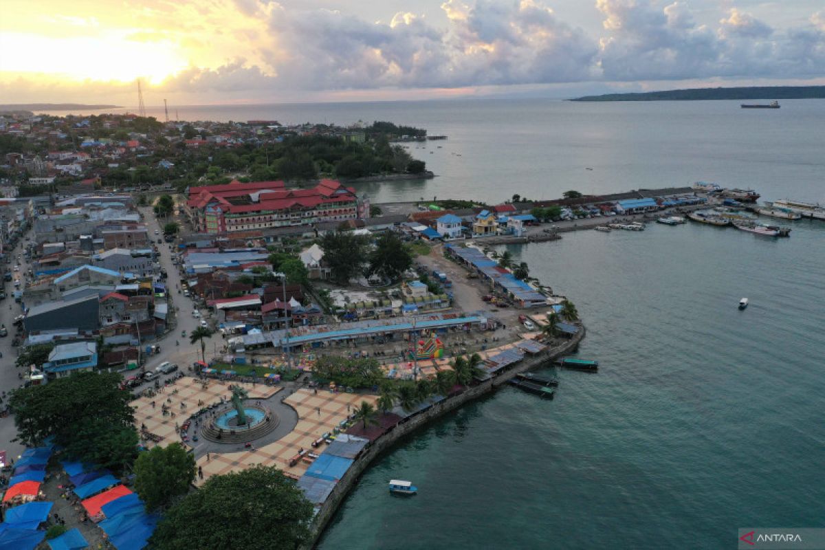 Patung Naga Simbol Kesultanan Buton - ANTARA News