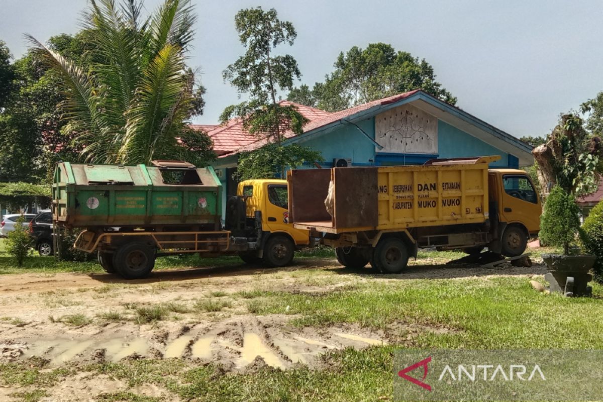 Pemkab Mukomuko tambah dua kontainer untuk tampung sampah - ANTARA News Bengkulu