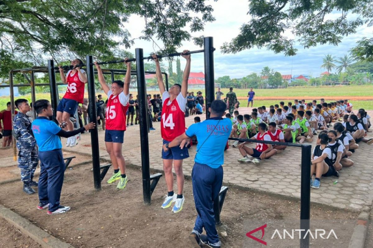 Lanal Kendari sebut 483 calon siswa TNI AL jalani tes samapta - ANTARA ...