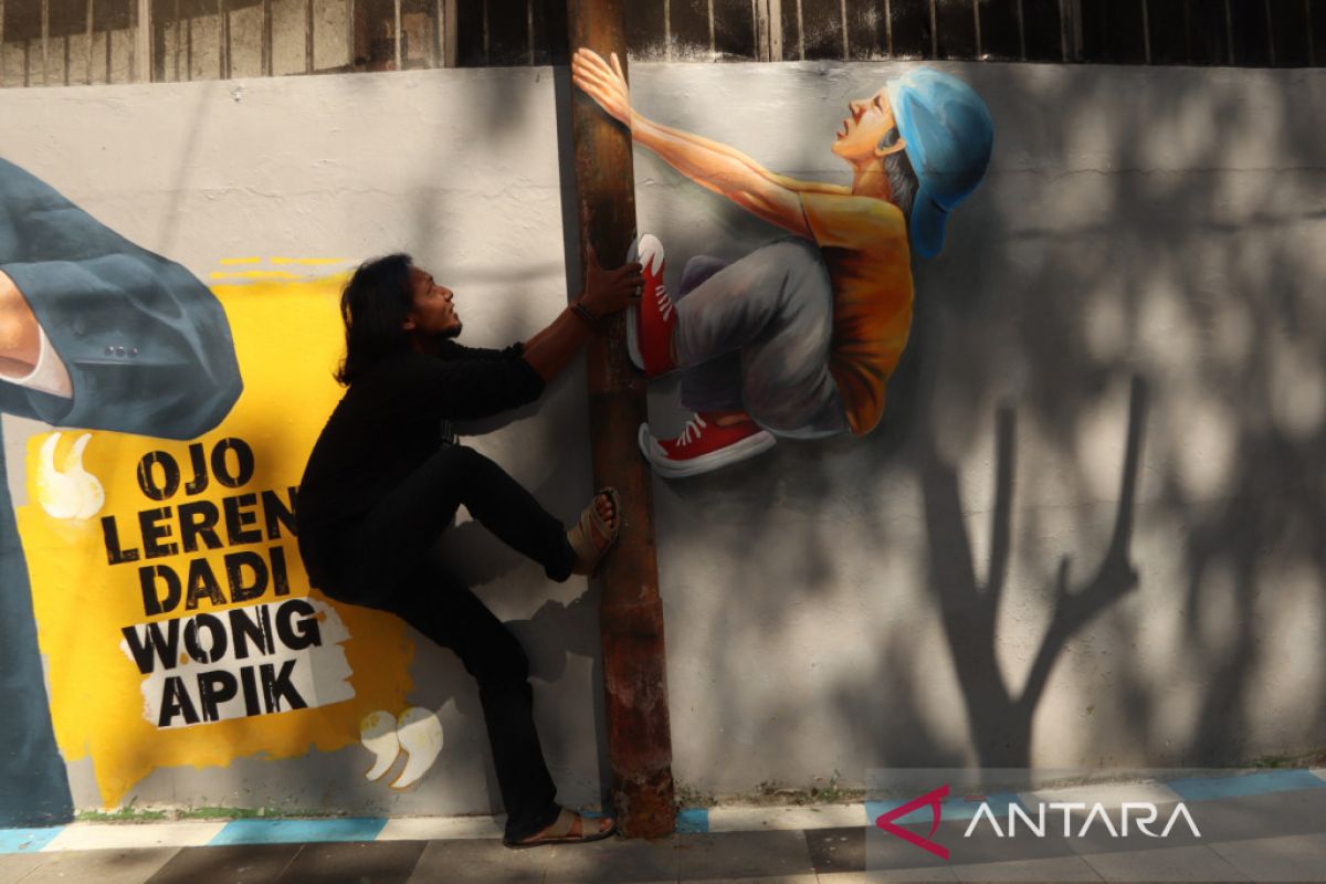 Edukasi seni melalui mural di Jombang - ANTARA News Jawa Timur