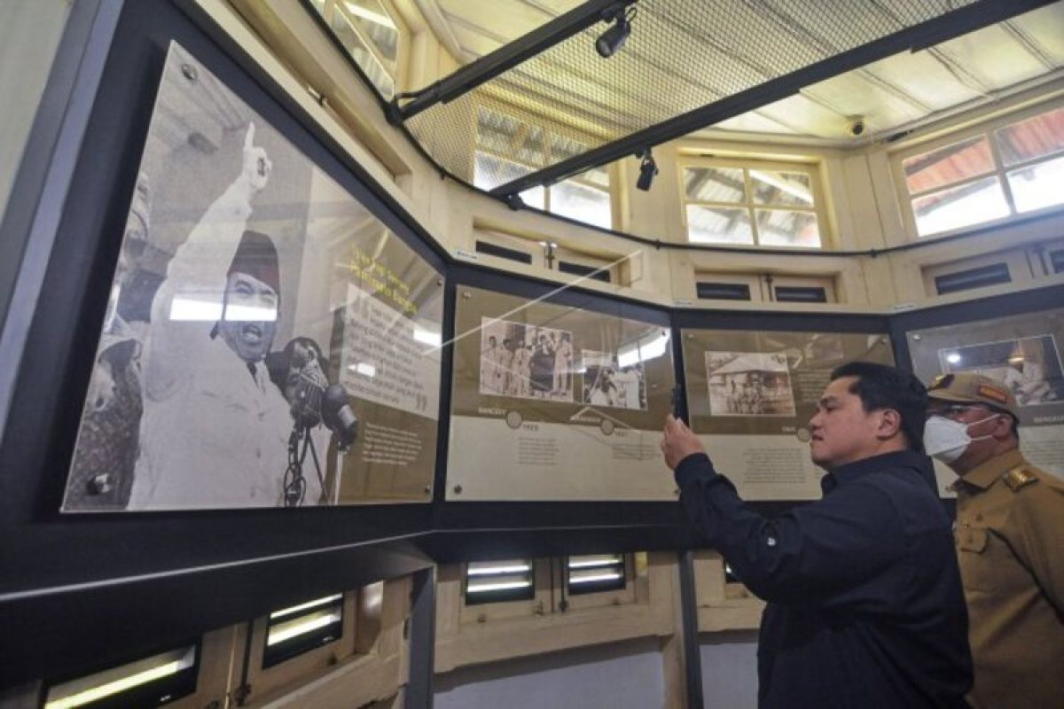 Erick Thohir Kunjungi Rumah Pengasingan Bung Karno - ANTARA News Bengkulu