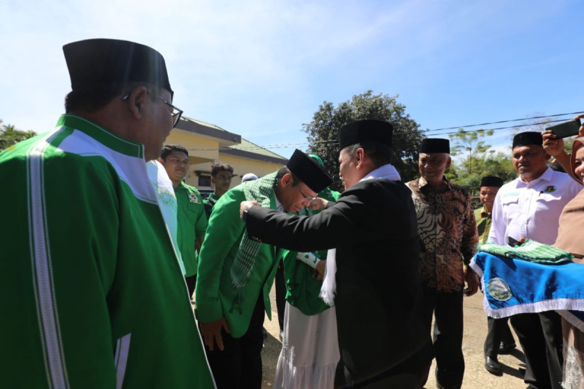 Plt Ketum PPP silaturahmi ke Ponpes Tgk Chiek Oemar Diyan - ANTARA News