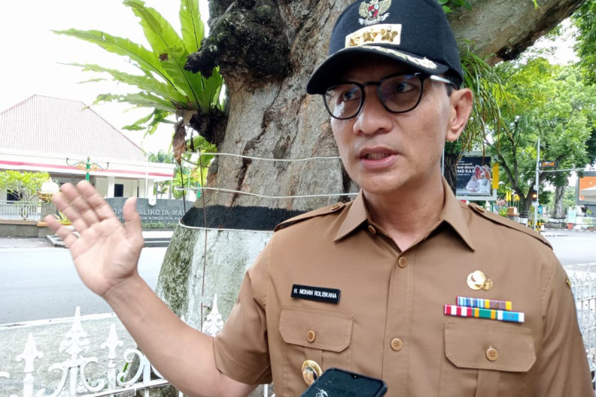 Pemkot Mataram mulai membangun huntara nelayan terdampak abrasi ... Pemkot Mataram mulai membangun huntara nelayan terdampak abrasi ...