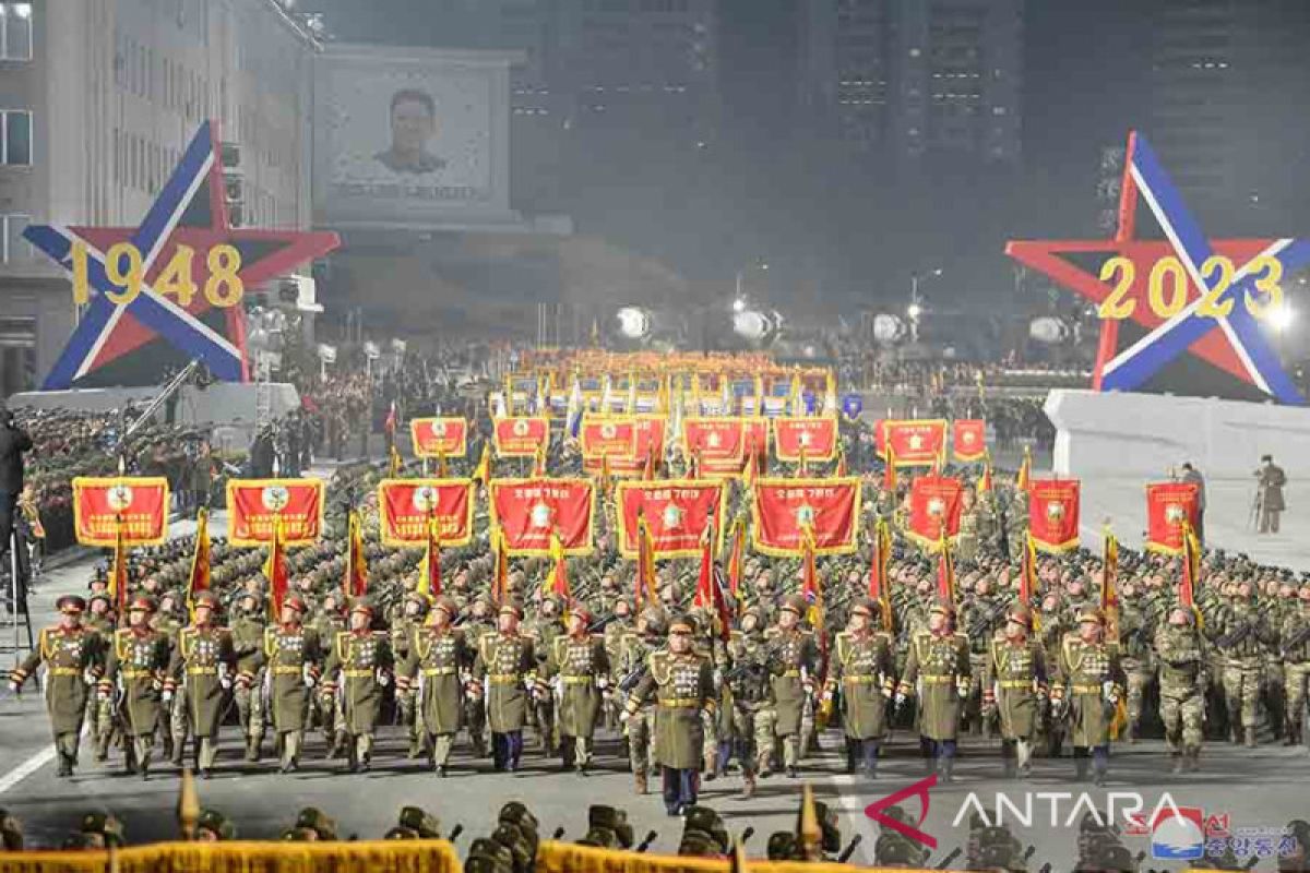 Parade militer 75 tahun Tentara Nasional Korea Utara - ANTARA News