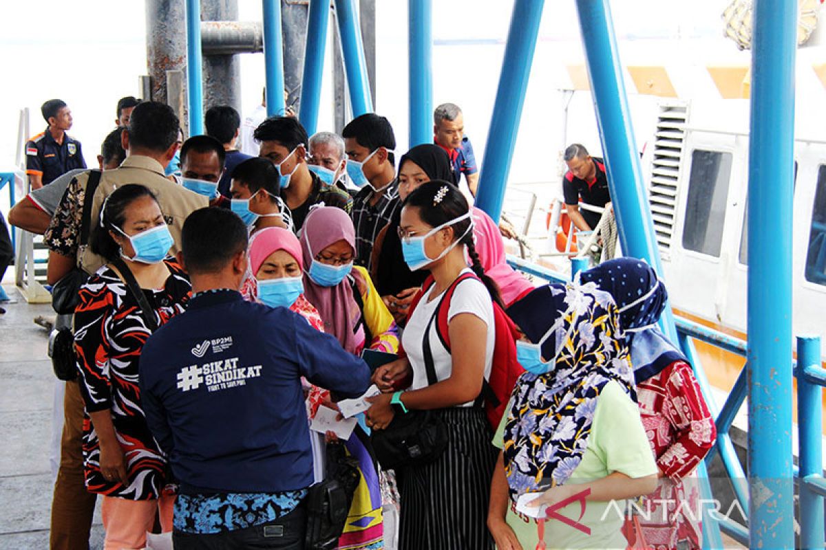 Menaker terbitkan aturan baru tingkatkan perlindungan pekerja migran ... Menaker terbitkan aturan baru tingkatkan perlindungan pekerja migran ...