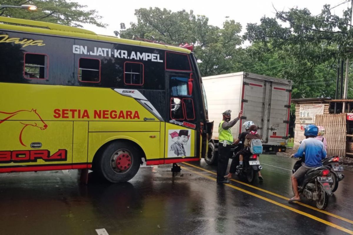 Polisi Cirebon Tangani Kecelakaan Akibatkan 2 Orang Tewas Antara News