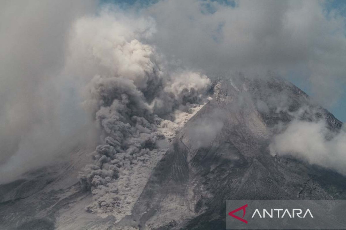 Luncuran awan panas erupsi Gunung Merapi - ANTARA News