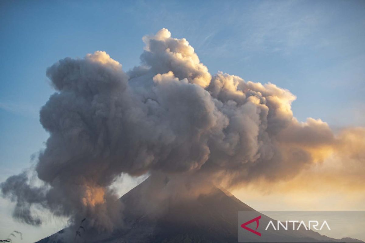 Luncuran awan panas Gunung Merapi - ANTARA News