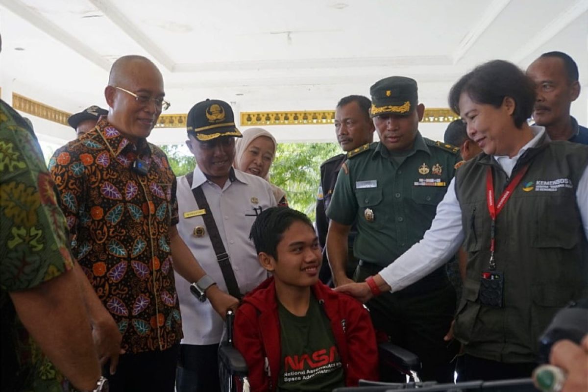 Kemensos salurkan bantuan ATENSI Rp142 juta di Bengkulu Selatan ...