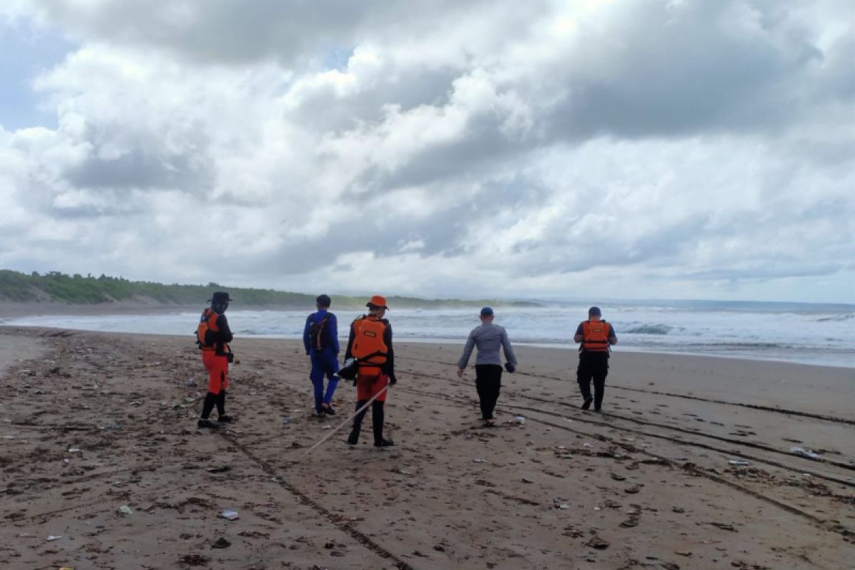 Nelayan jatuh dari perahu di perairan Garut masih dicari - ANTARA News Jawa Barat