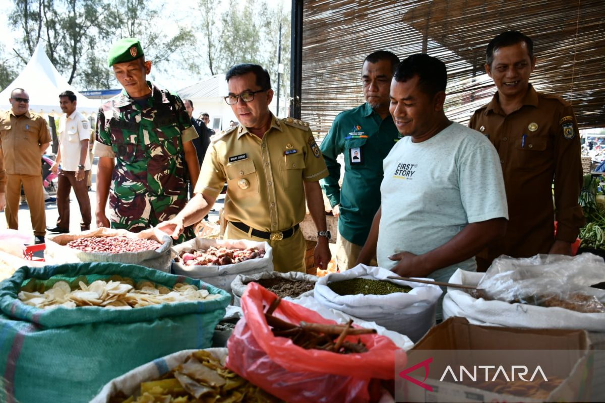 Pj wali kota pastikan harga bahan pokok di Banda Aceh stabil selama ... Pj wali kota pastikan harga bahan pokok di Banda Aceh stabil selama ...