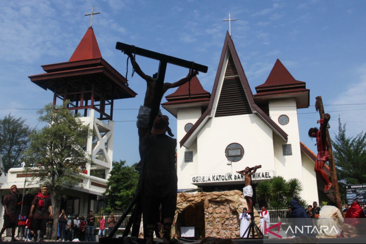 Visualisasi jalan salib di Surabaya - ANTARA News Jawa Timur
