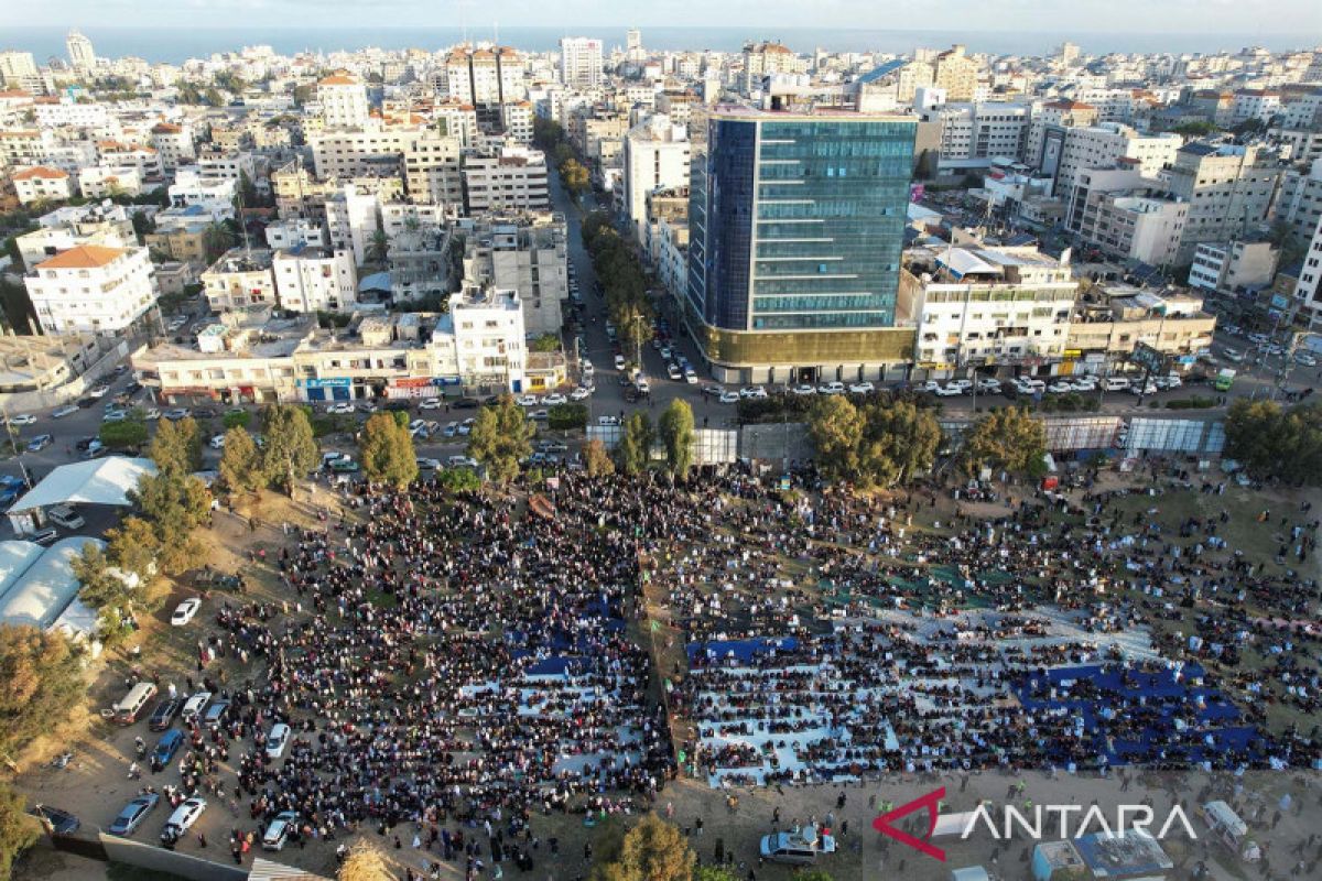 Warga Palestina rayakan hari raya Idul Fitri - ANTARA News