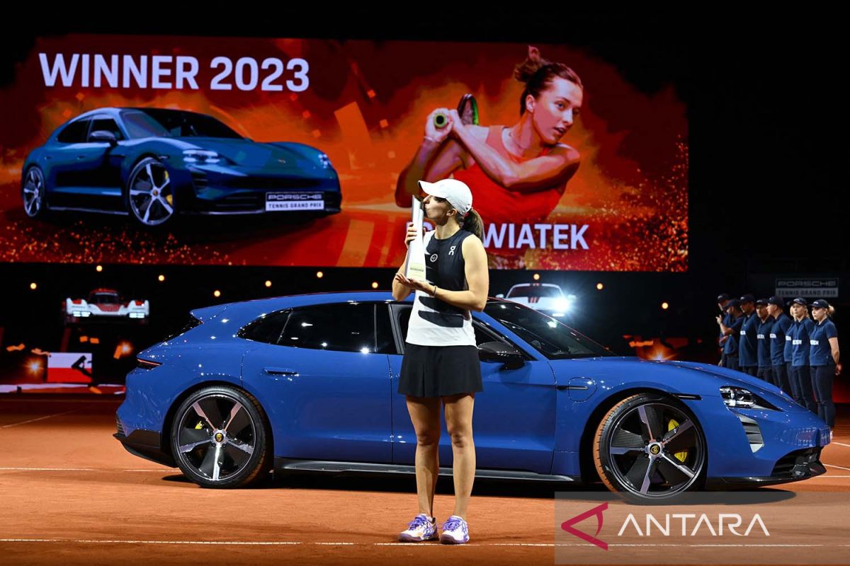 Kalahkan Aryna Sabalenka, Iga Swiatek juara Stuttgart Open 2023 - ANTARA News