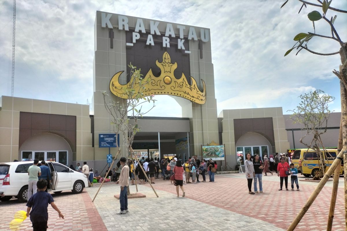 Warga Lampung Selatan antusias kunjungi Krakatau Park - ANTARA News