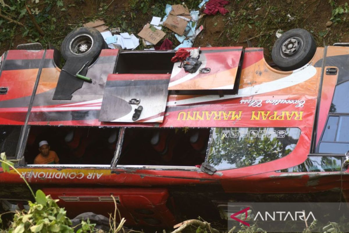 Tiga santri meninggal dunia dalam kecelakaan bus di Parigi Moutong - ANTARA News