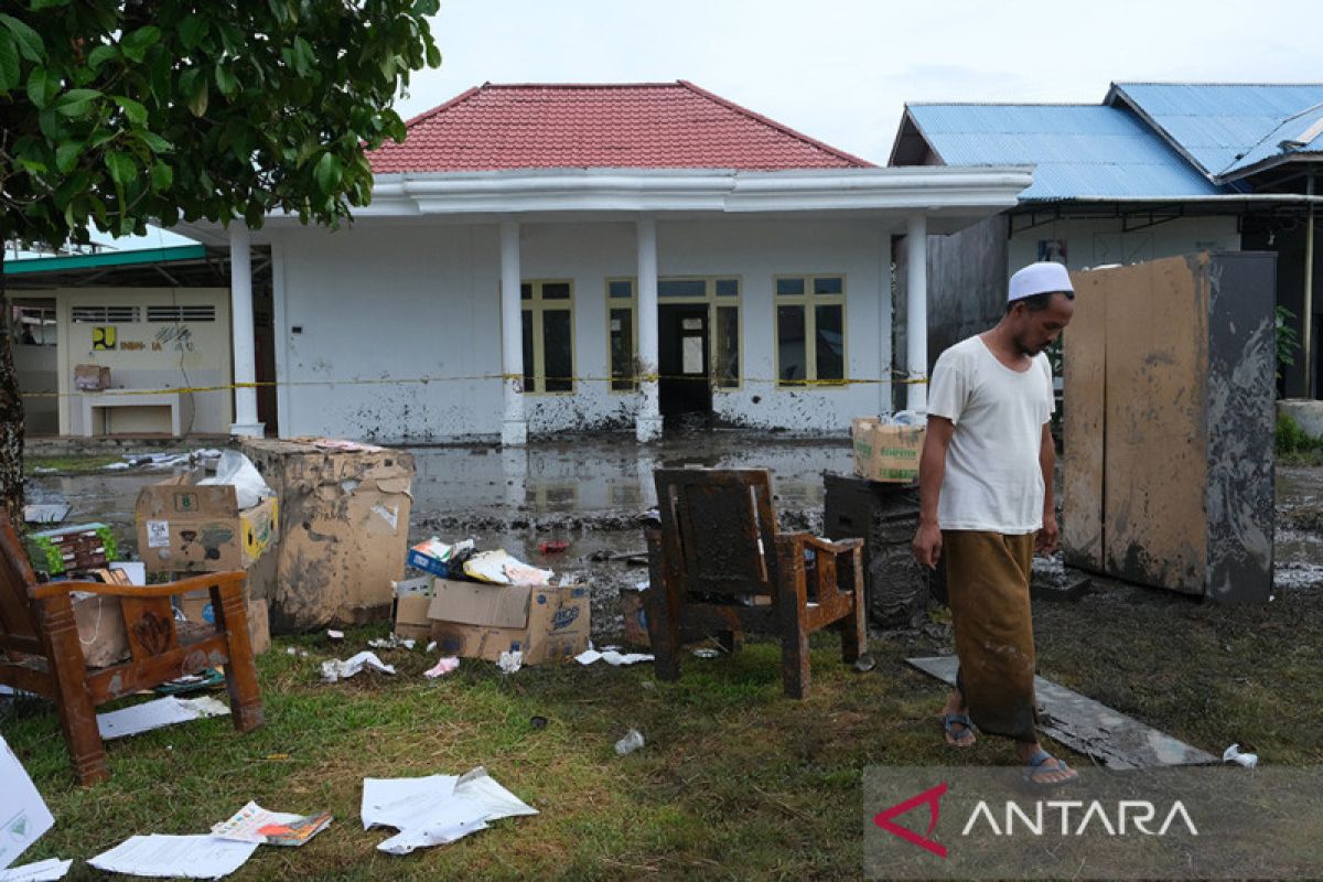 Semburan lumpur panas di Mempawah - ANTARA News