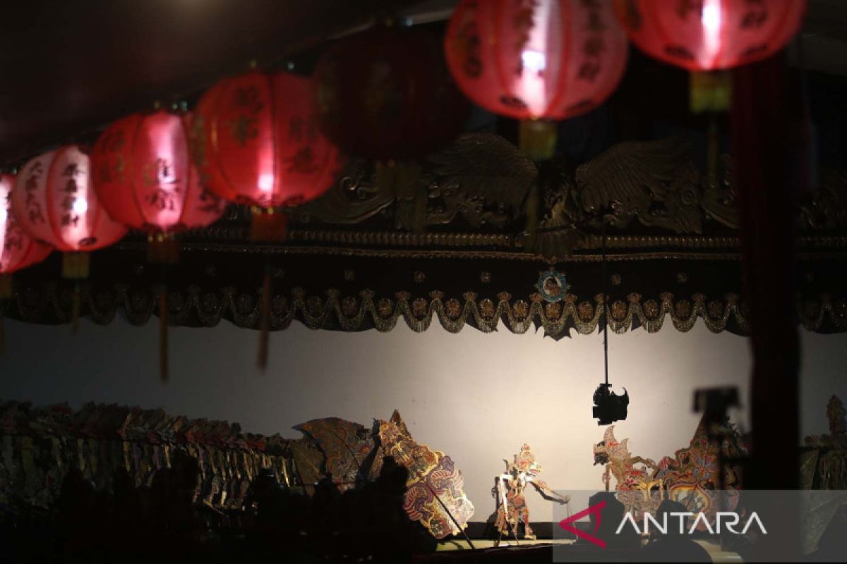 Pentas wayang kulit di klenteng - ANTARA News